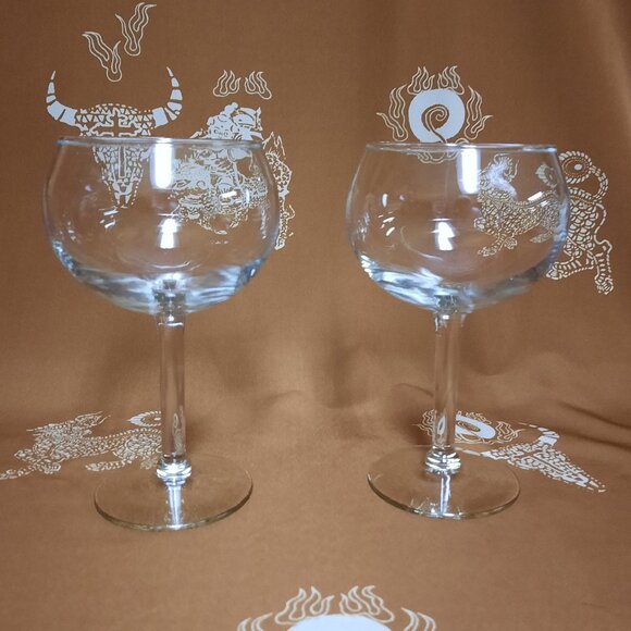 Source Unknown | Dining | Glassware Set Of Two Wine Glasses | Poshmark
